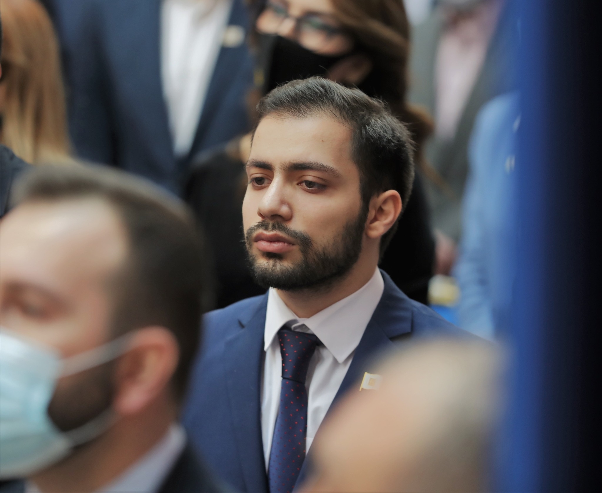 Iravunk.com | Արմեն Գալջյանը ներկայացրել է 150 դրամին կողմ քվեարկած անձանց անունները