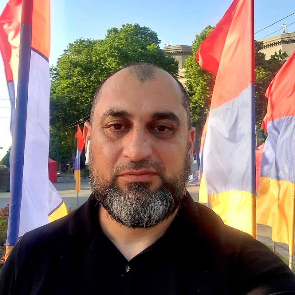 Iravunk.com | Ինչպե՞ս հանձնեցին Արցախը. Կարապետ Պողոսյան