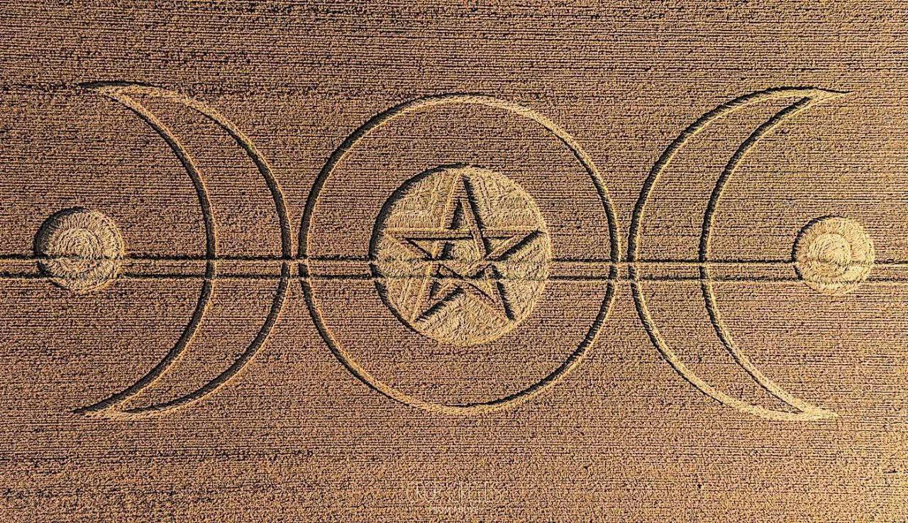 Iravunk.com | Մեծ Բրիտանիայում հայտնվել են առեղծվածային պատկերներ (Տեսանյութ. Ֆոտո)