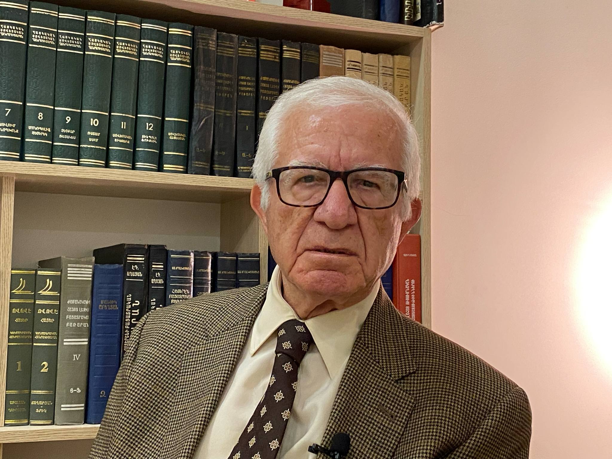 Iravunk.com | Աշխարհի հայության հավատքի կենտրոնն ուզում են քայքայել. Յակոբ Այնթապլեան