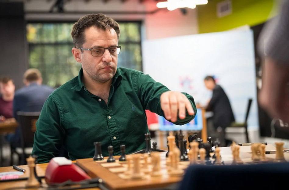 Iravunk.com | Ես չեմ հեռացել Հայաստանից. Լևոն Արոյան