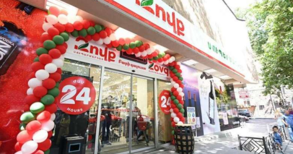 Iravunk.com | Նոր-Զովք սուպերմարկետի շուրջ աղմկահարույց դեպքերը շարունակվում են