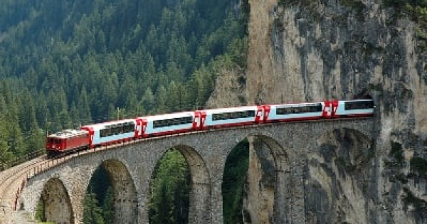 Iravunk.com | Շվեյցարացիները մտադիր են աշխարհում ամենաերկար մարդատար գնացքի ռեկորդ սահմանել